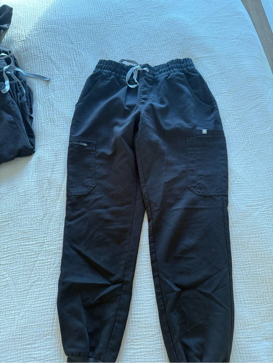 Figs | Pants & Jumpsuits | Figs Black Uman Relaxed Johger Scrub Pants ...
